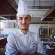 Umut Emiroğlu hakkında